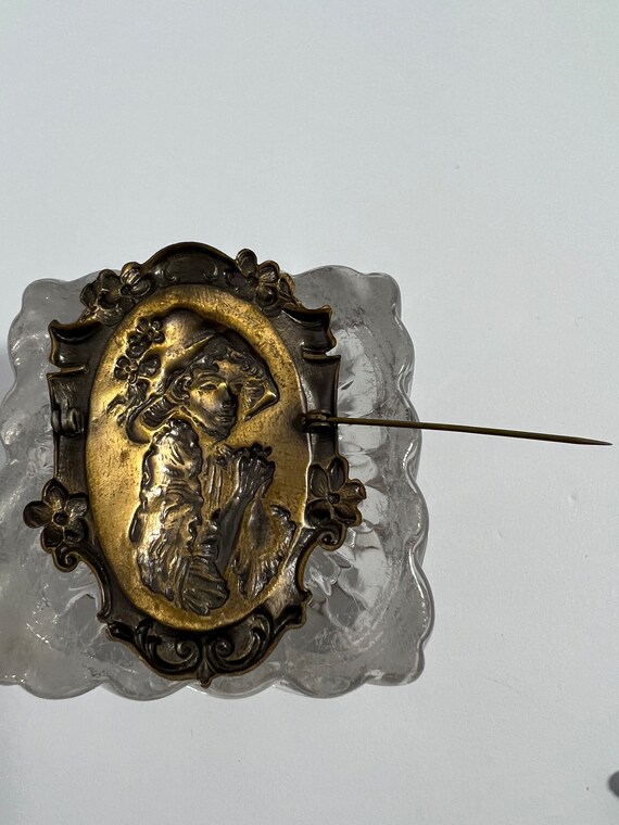 Repousse Style Victorian Woman Brooch - Gem