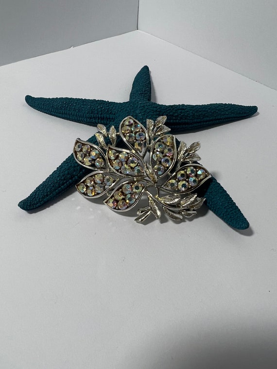 vintage 1950s brooch signed - Gem