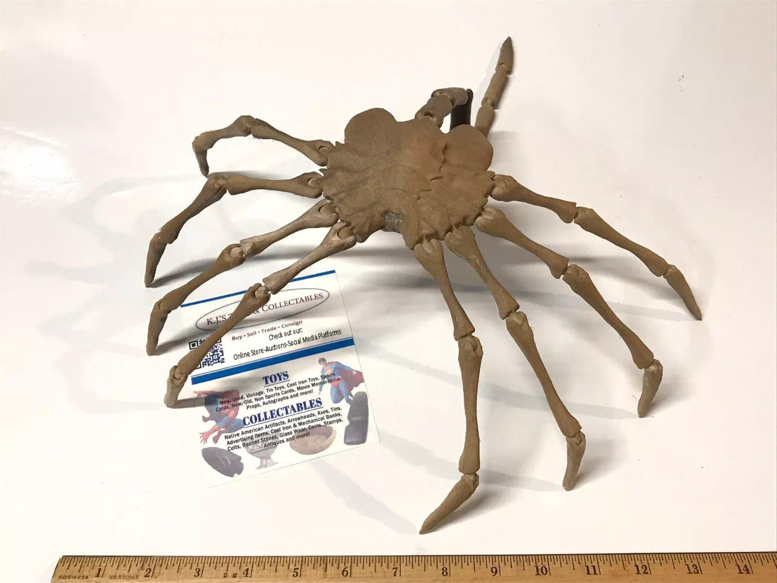 Aliens Facehugger Custom Made Hand Painted Glass Eyes Movable Replica ...