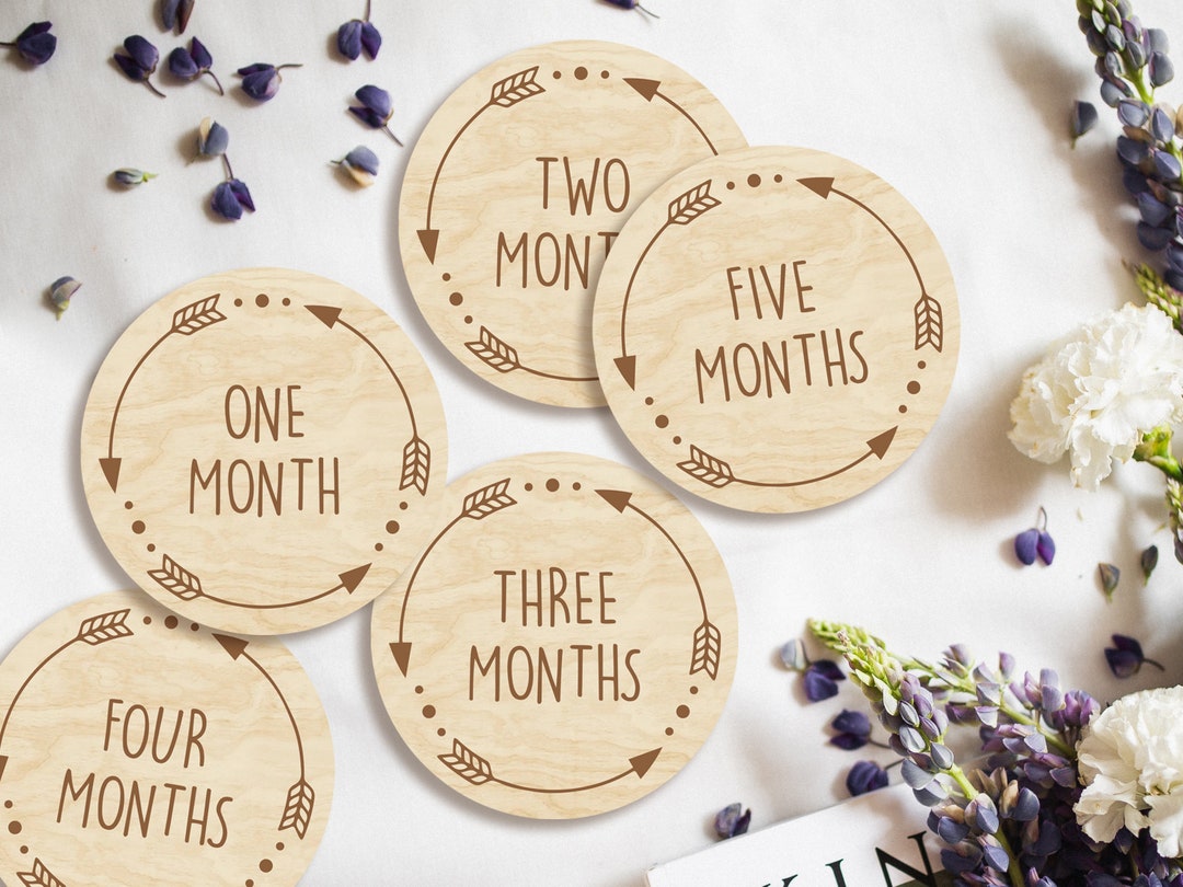 Arrow Ring Wooden Baby Monthly Milestone Markers & Discs for Newborn ...