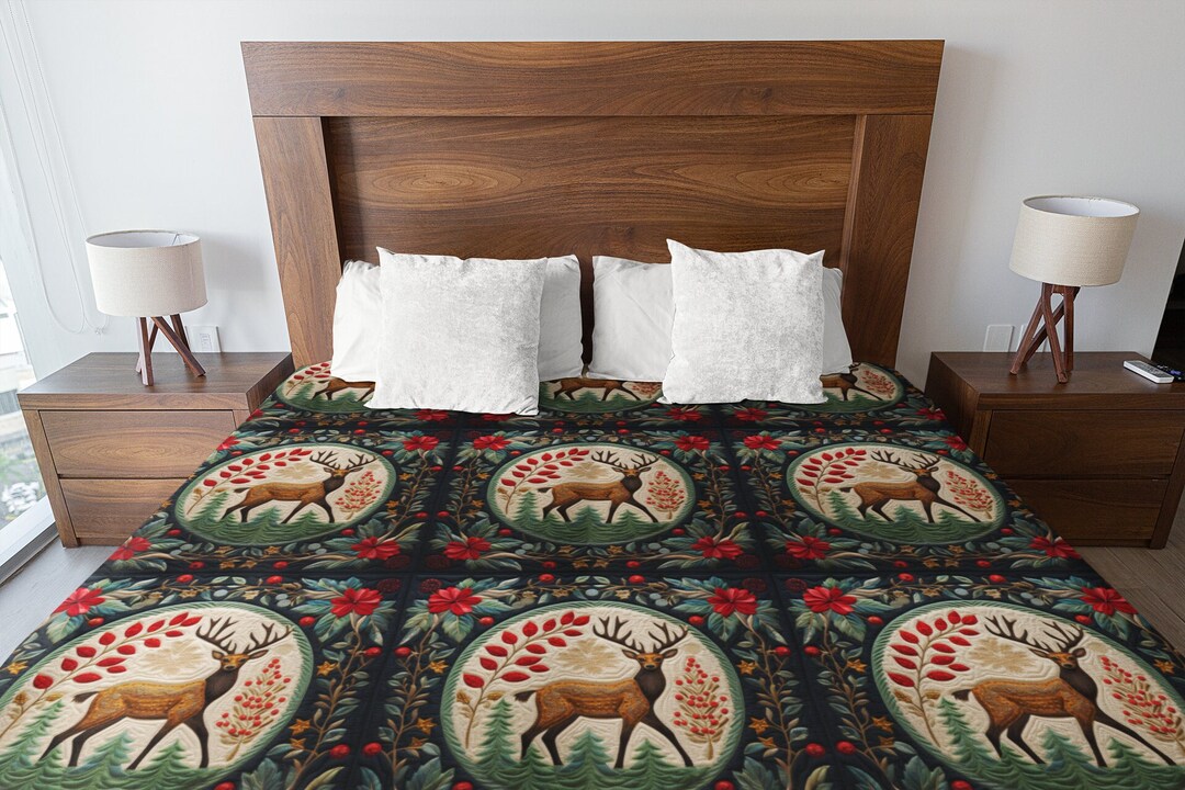 Winter Wonderland Bed Comforter Reindeer Quilt-like Pattern for Festive ...