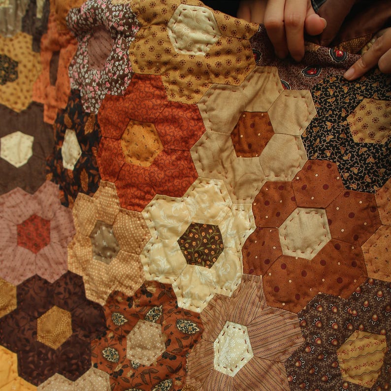 Hand-quilted Hexagon Patchwork Quilt: Bordeaux Flower Garden Design - Etsy