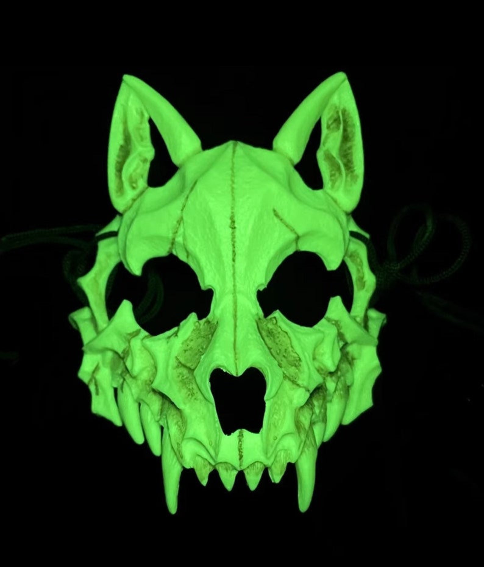 Therian Wolf Skull Mask Black / White / Luminous Resin Mask - Etsy Denmark