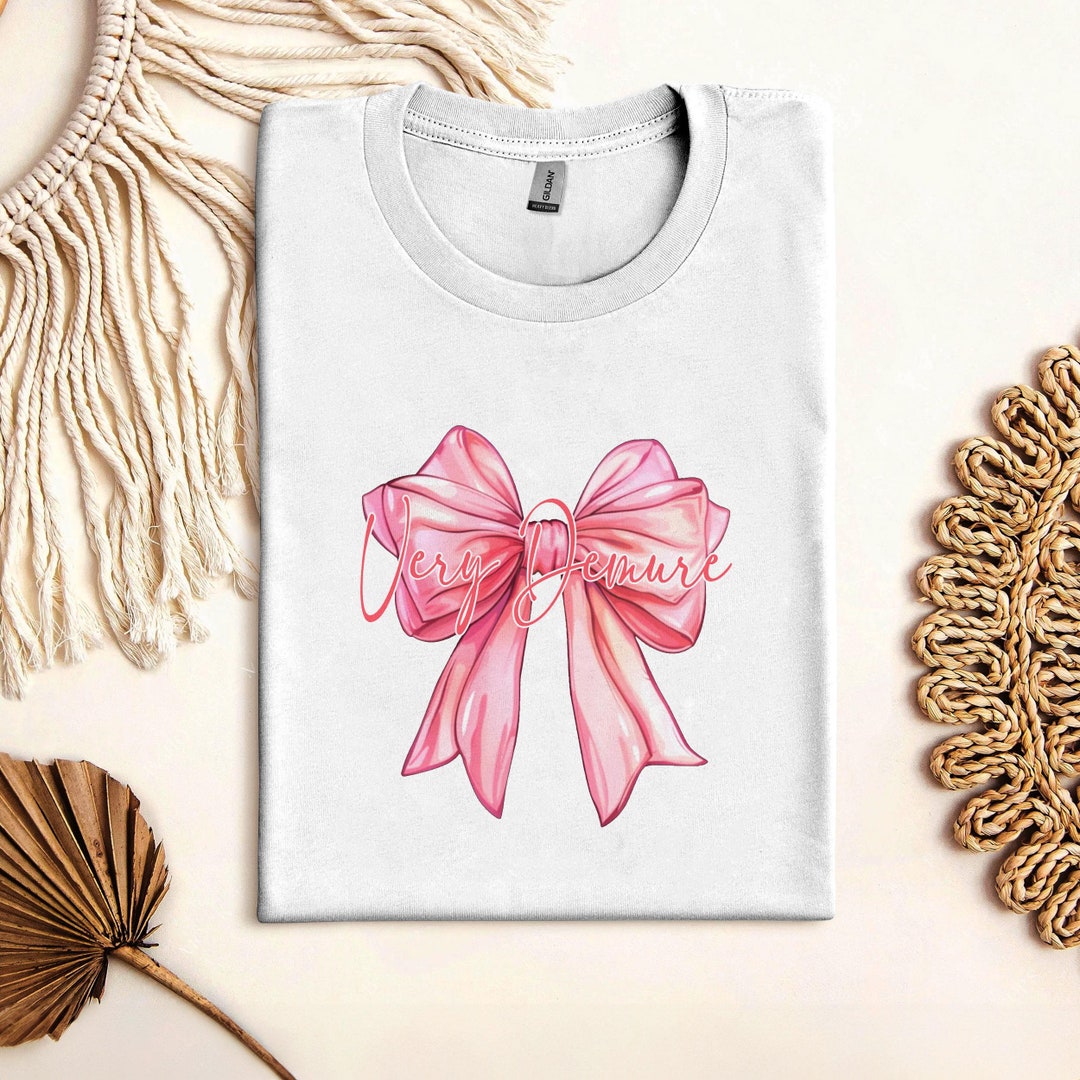 Very Demure T-shirt, Funny Coquette Trendy T-shirt, Girly Pink Fashion ...