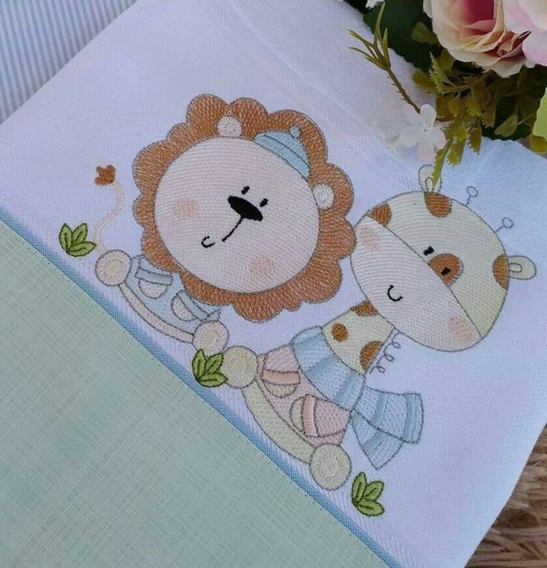 Animals Lion King and Giraffe Embroidery Design 3 Sizes , File Formats in Pes, Dst, Jef, Xxx ...