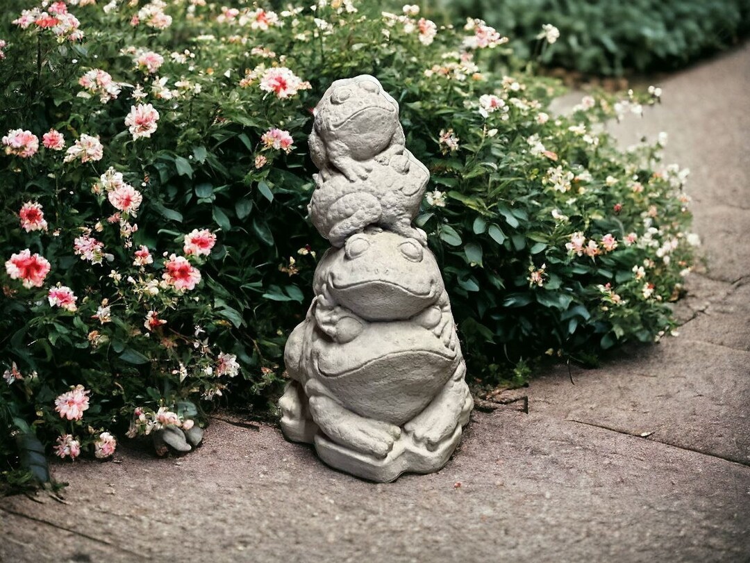 Frogs Toad Statue Handmade Frogs Tower Sculpture Concrete Three Frogs ...