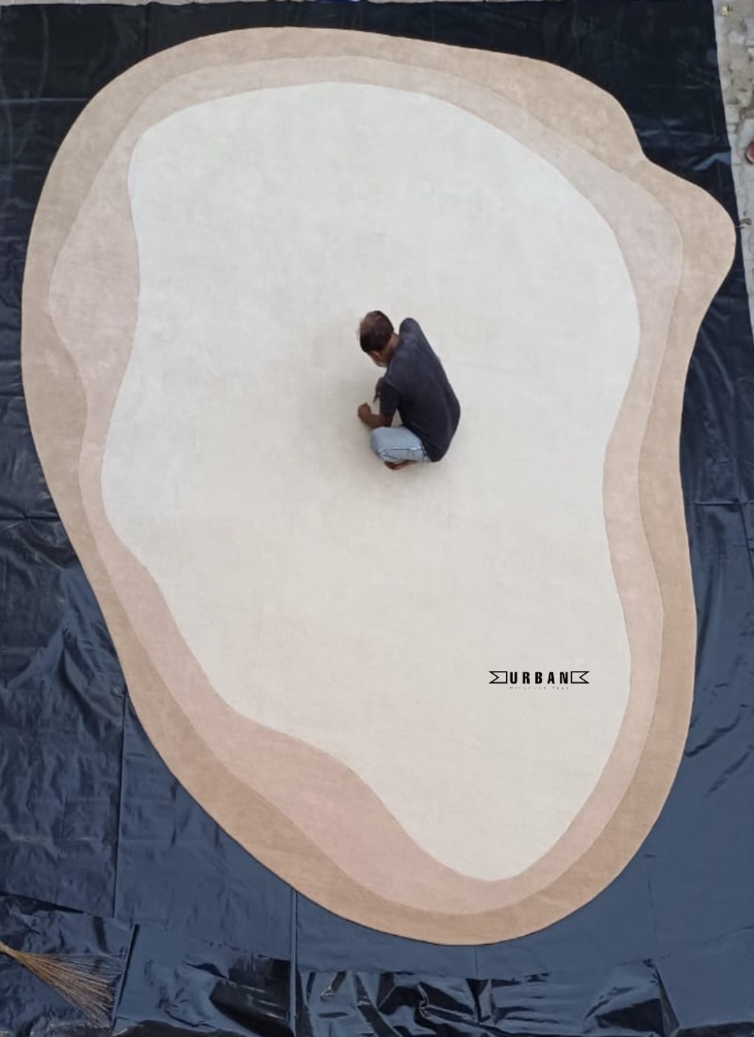 Minimalist Beige Modern Abstract Irregular Shape Woolen Hand Tufted ...