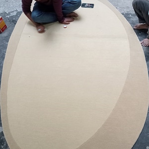 Ivory Handmade Irregular Kidney Shape Unique Woolen Designer Tufted ...