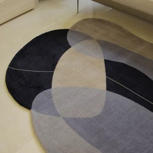 Modern Abstract Irregular Odd Shape Handmade Woolen Designer Tufted ...