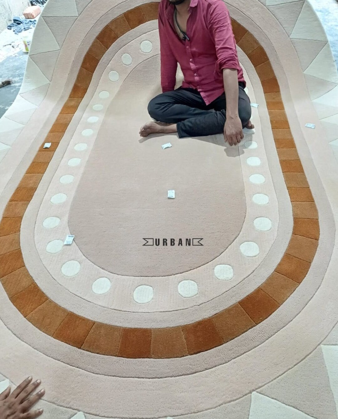 Minimalist Modern Abstract Ovel Shape Woolen Hand Tufted Designer Area ...