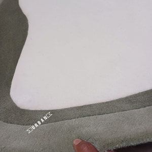 Monochrom Blue Green Modern Abstract Irregular Shape Woolen Hand Tufted ...