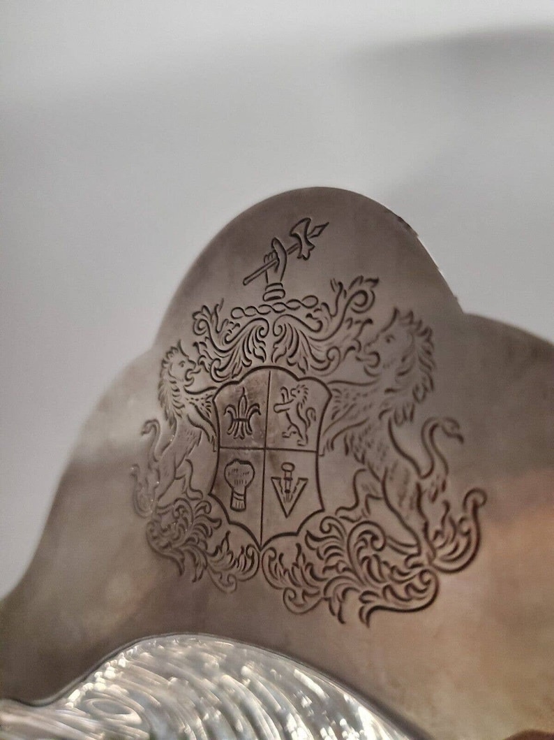 VTG EG Webster & Son Lion Heraldic Coat of Arms Scalloped Clam Silver ...
