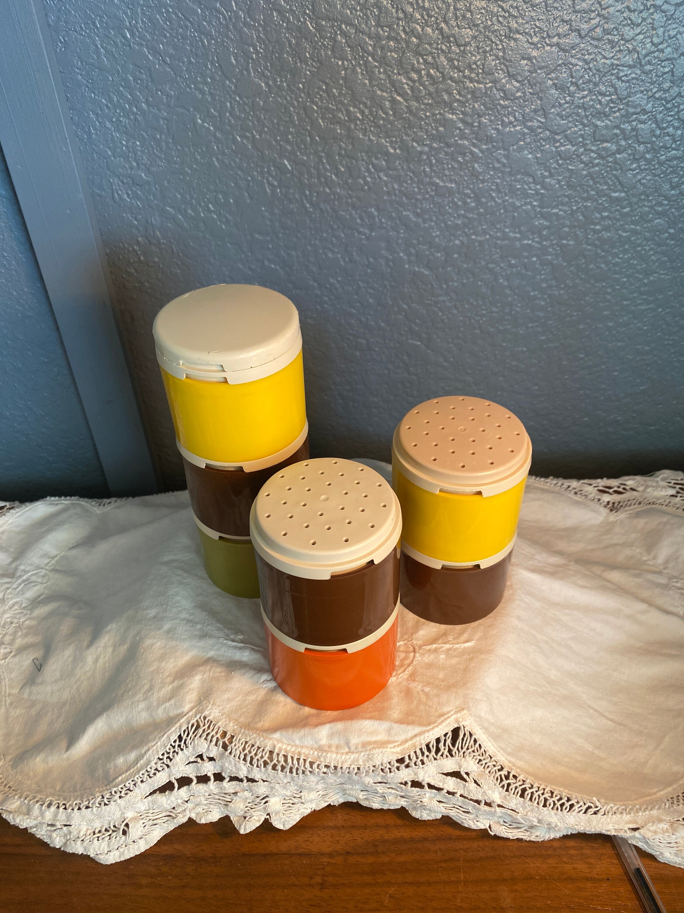 Retro Tupperware Stackable Shaker Containers Set of 7 - Etsy