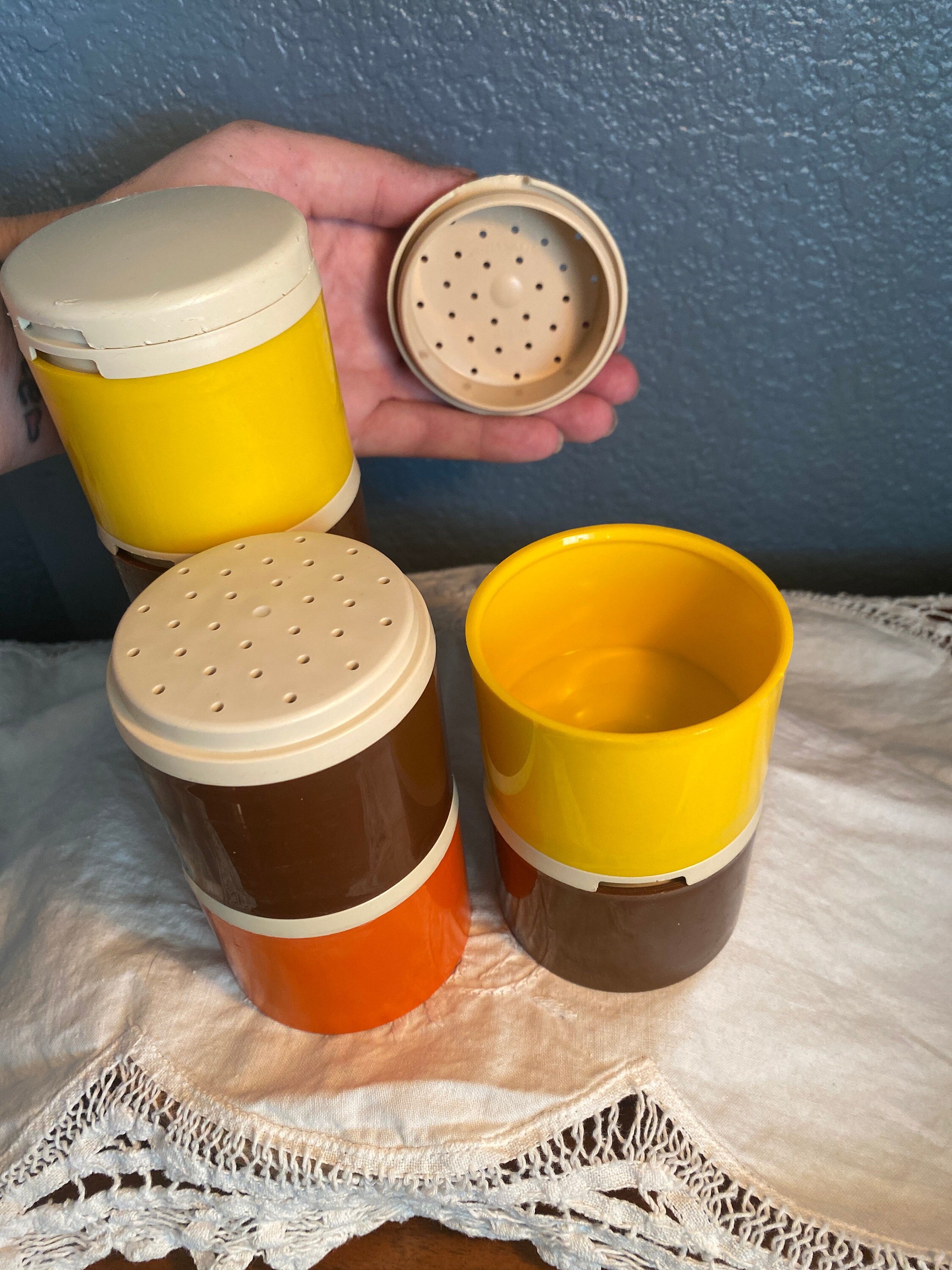 Retro Tupperware Stackable Shaker Containers Set of 7 - Etsy