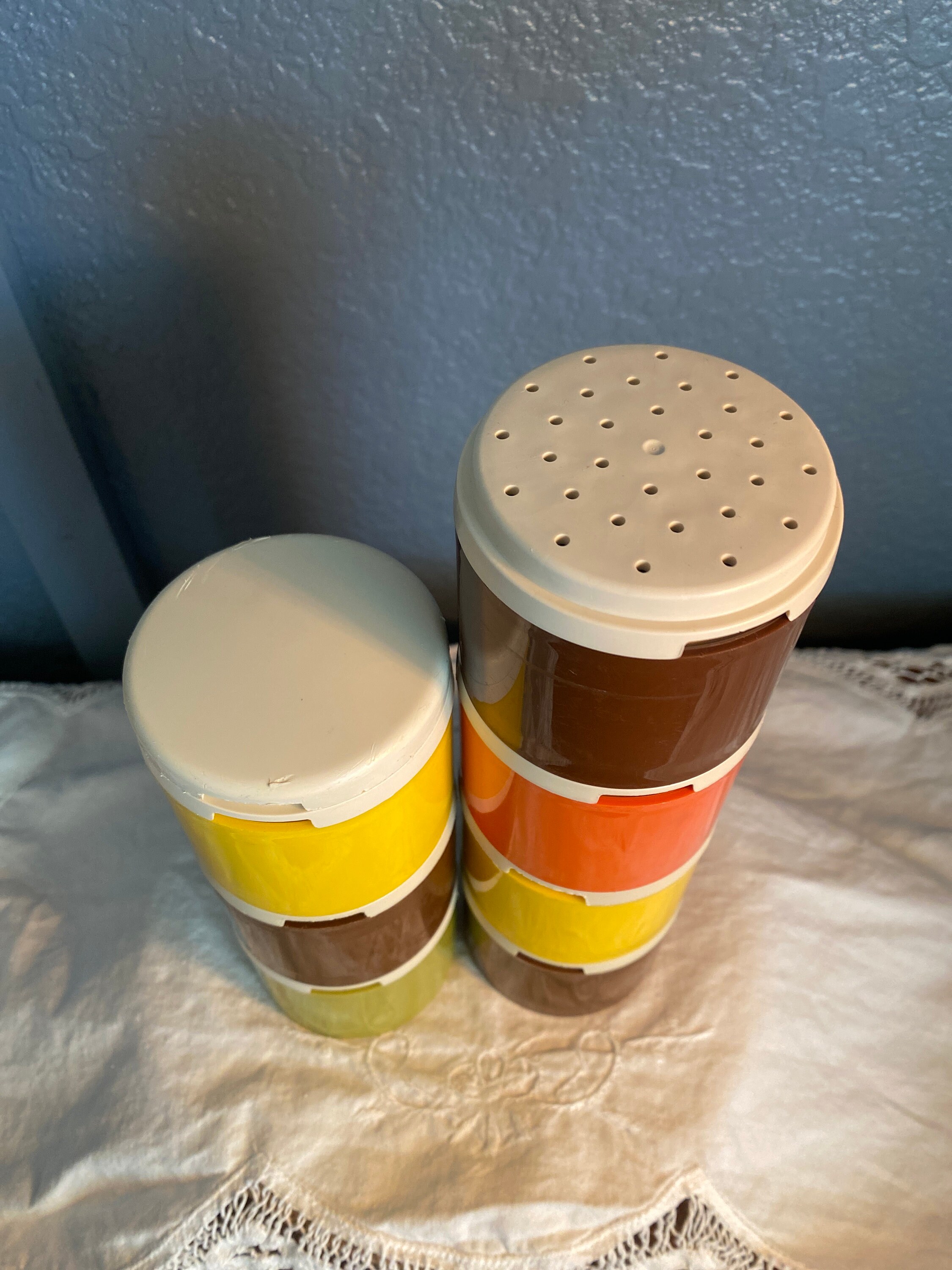Retro Tupperware Stackable Shaker Containers Set of 7 - Etsy