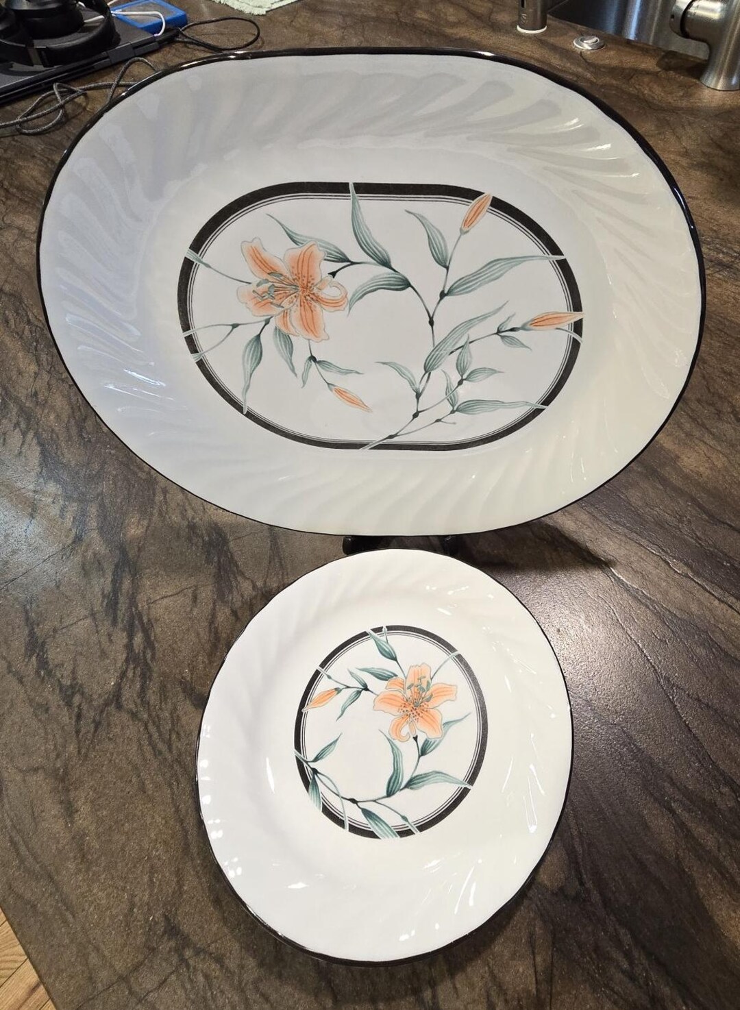 Corelle Tiger Lily Serving Plate and Six Dessert Plates - Etsy