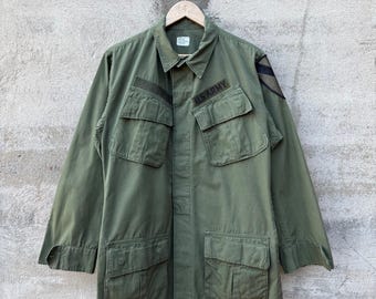 Small Short 60s US Army Cotton Poplin Jungle Jacket / 1960s Small Short 60s US Army Cotton Poplin Jungle Jacket / 1960s