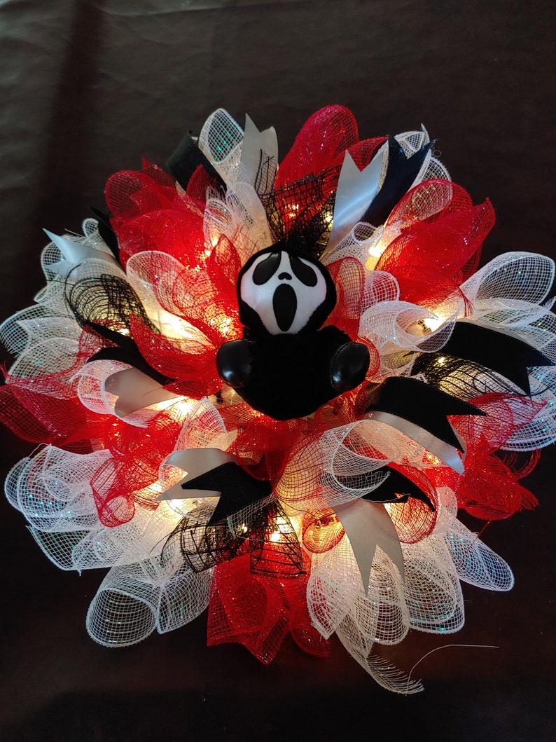 Scream for Halloween Wreath With Lights - Etsy