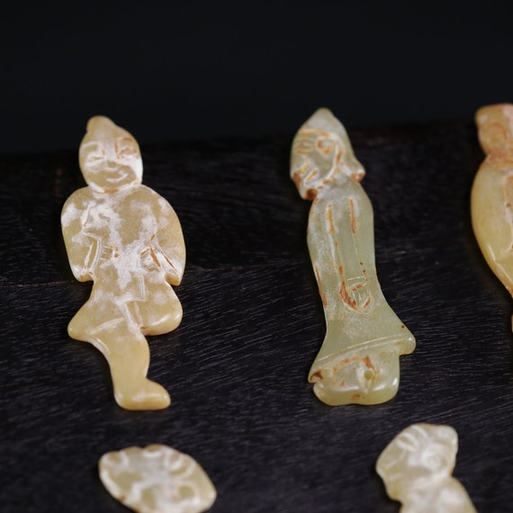 Antique human statue jade pendant, Jade human express… - Gem