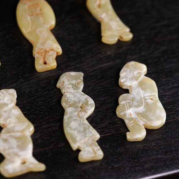 Antique human statue jade pendant, Jade human express… - Gem