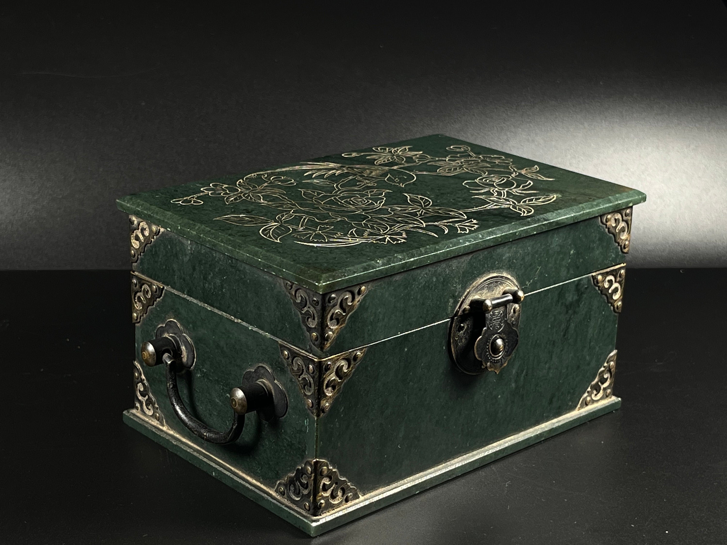 Greenish Jade Jewelry Box, Qing Dynasty Greenish Jade Box, Antique Home ...