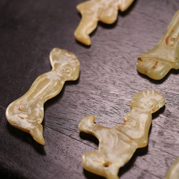 Antique human statue jade pendant, Jade human express… - Gem