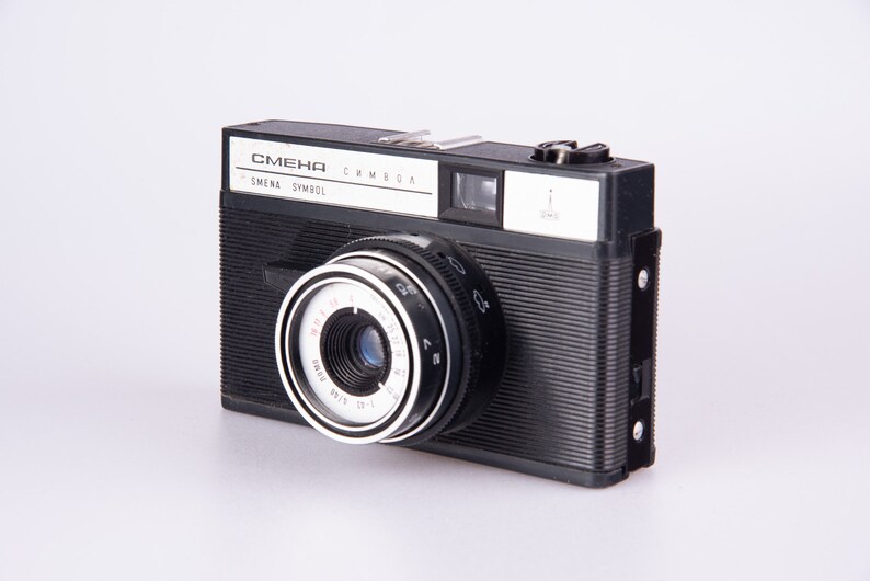 Smena-symbol is a Soviet Scale Camera Produced by the LOMO. Soviet 35mm ...