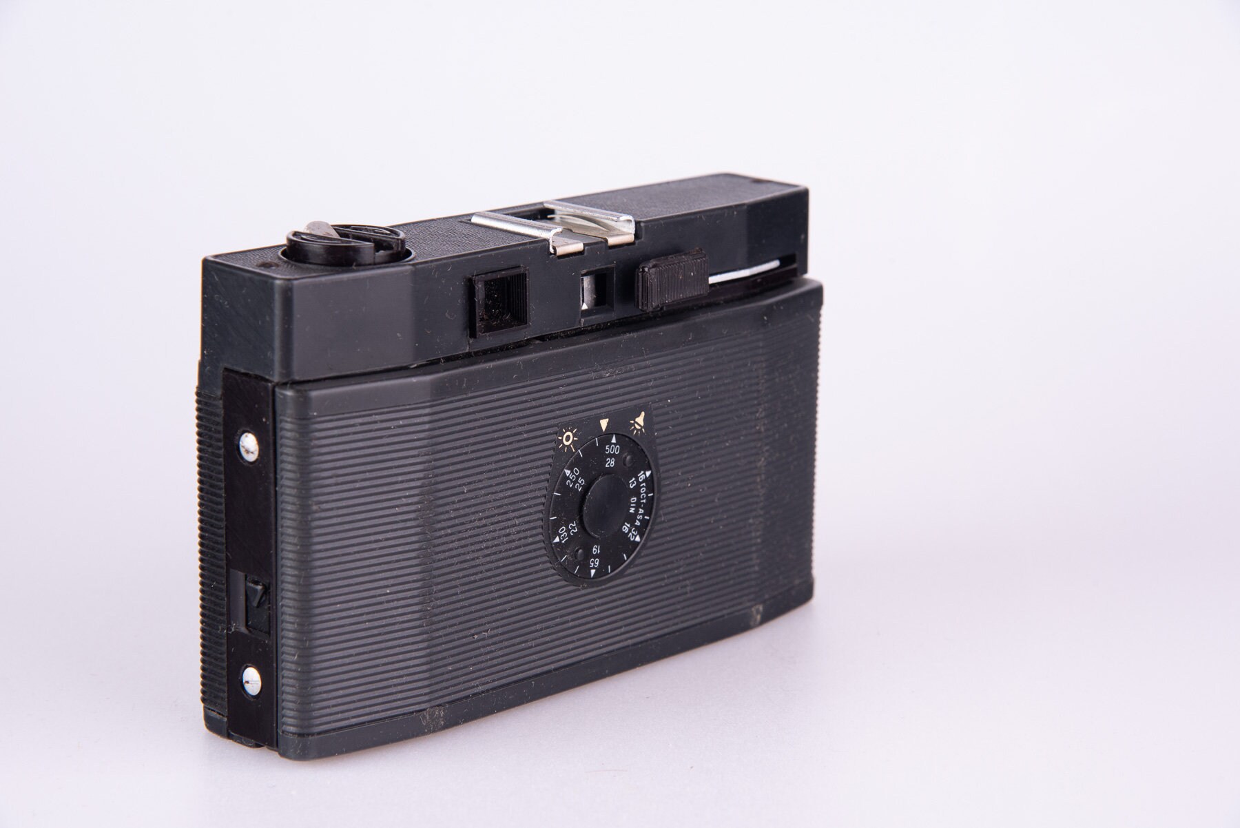 Smena-symbol is a Soviet Scale Camera Produced by the LOMO. Soviet 35mm ...