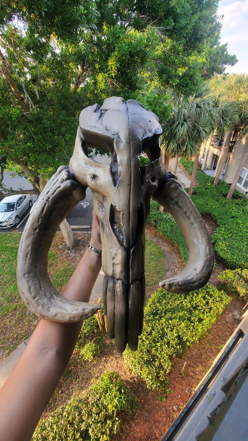 Mythosaur Skull Mandalorian Sigil Beskar Legendary Beast - Etsy