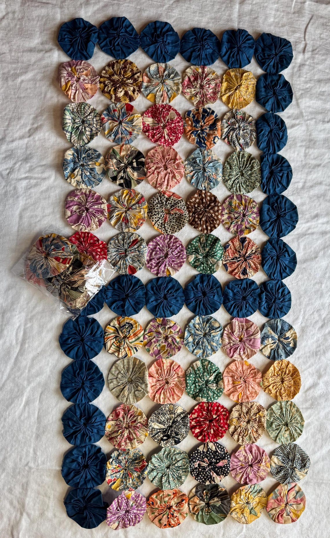 VINTAGE Yo-yo QUILT Pieces for Crafting - Etsy