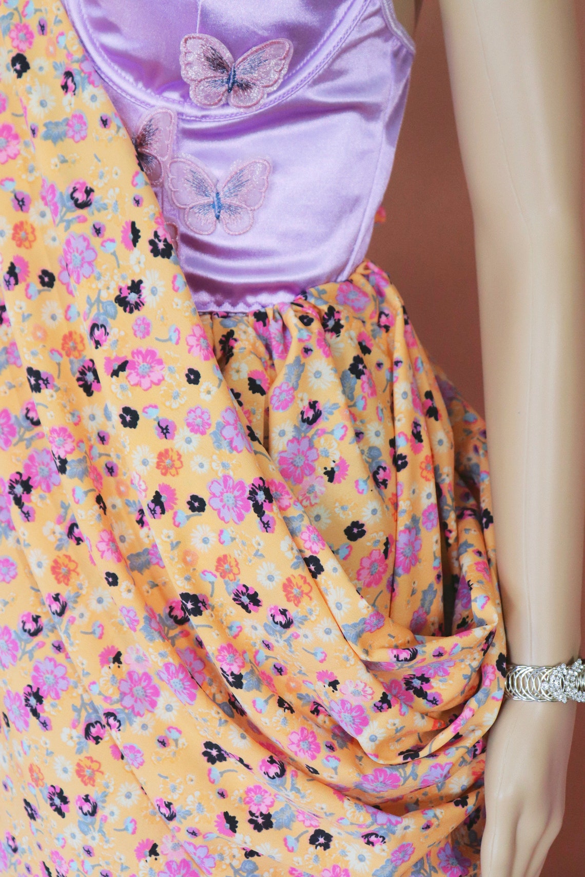 Mushanana in Peach Floral Pattern Umukenyero Umucenyero Umwitero ...