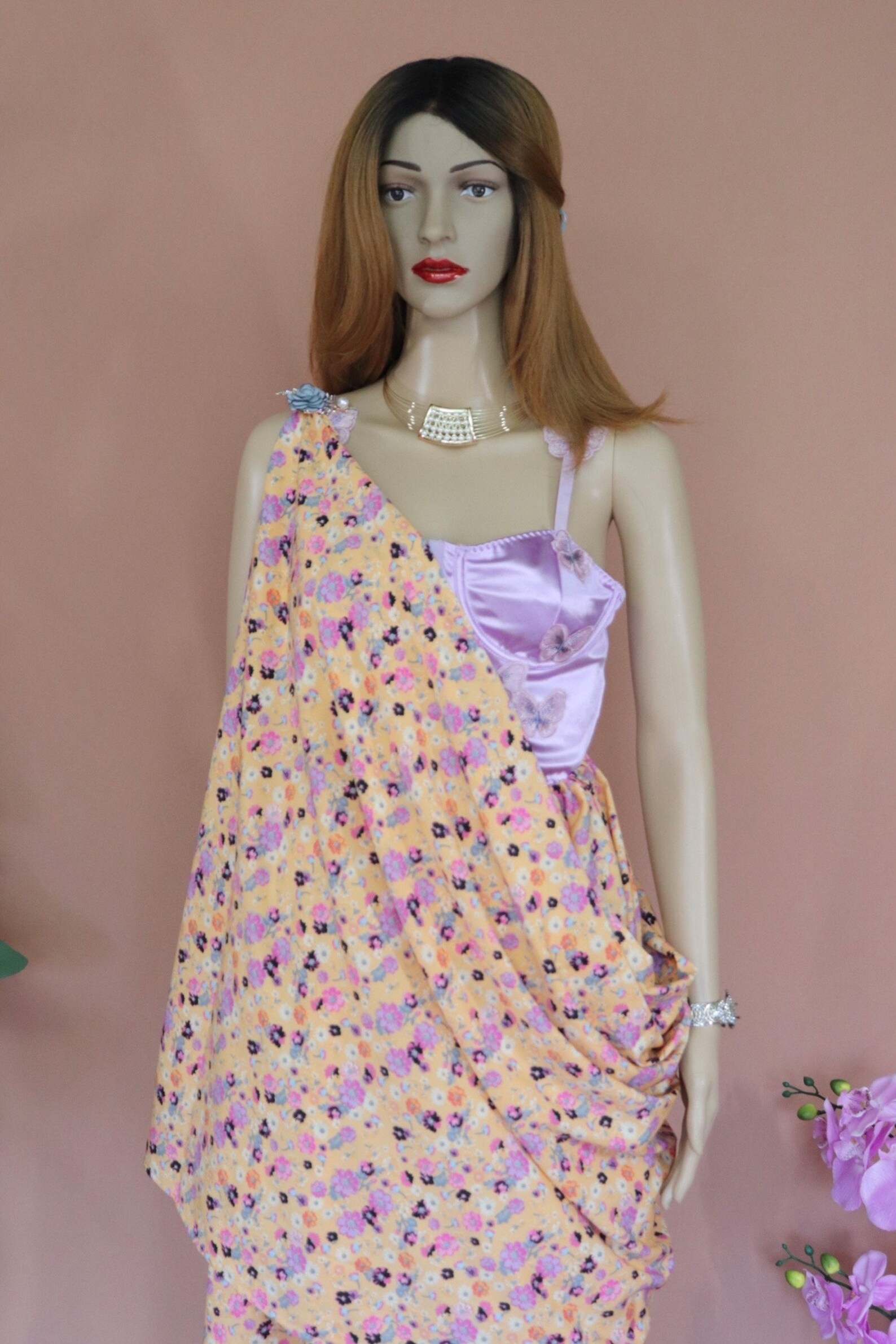 Mushanana in Peach Floral Pattern Umukenyero Umucenyero Umwitero ...