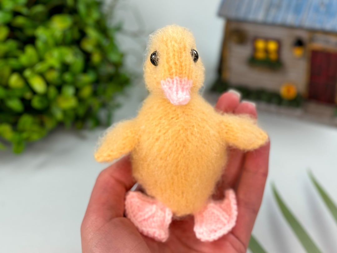 Knitted Realistic Duckling, 4 Inches, Easter Decor, Lucky Duckling ...