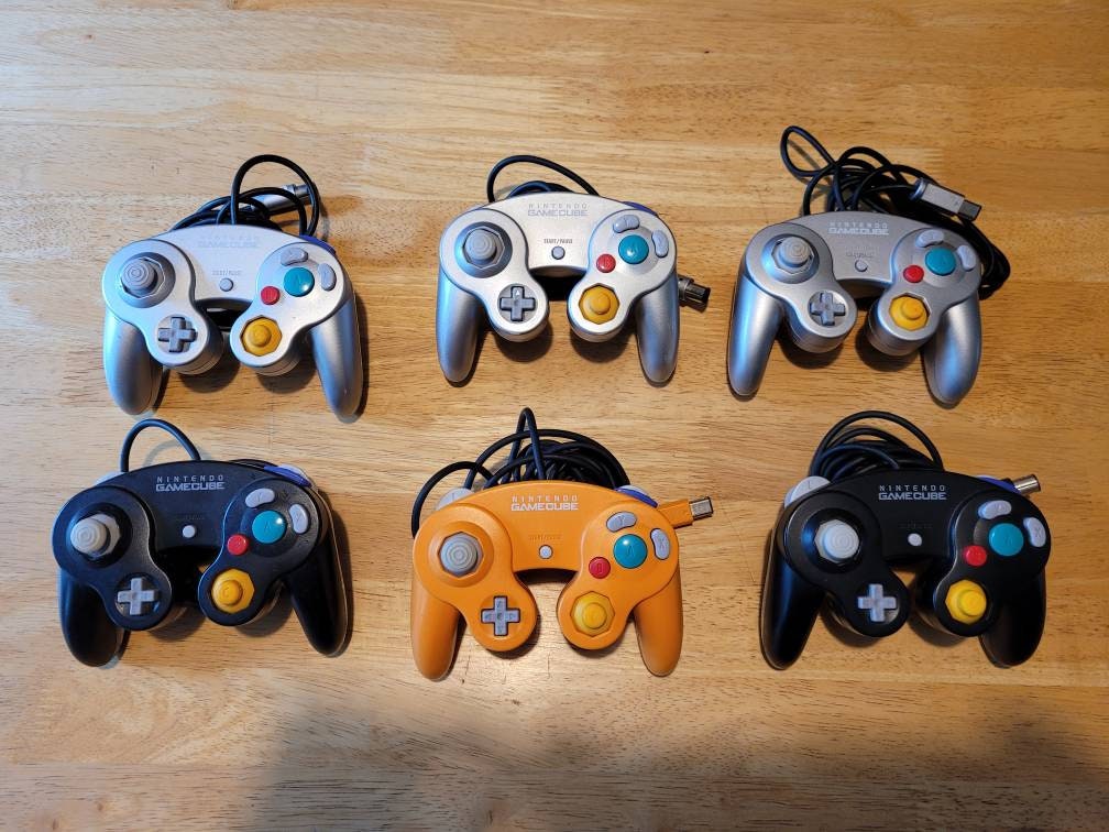 4 Gamecube Controllers - 4 Colors Bundle (NEW), Red Green Purple Pink ...