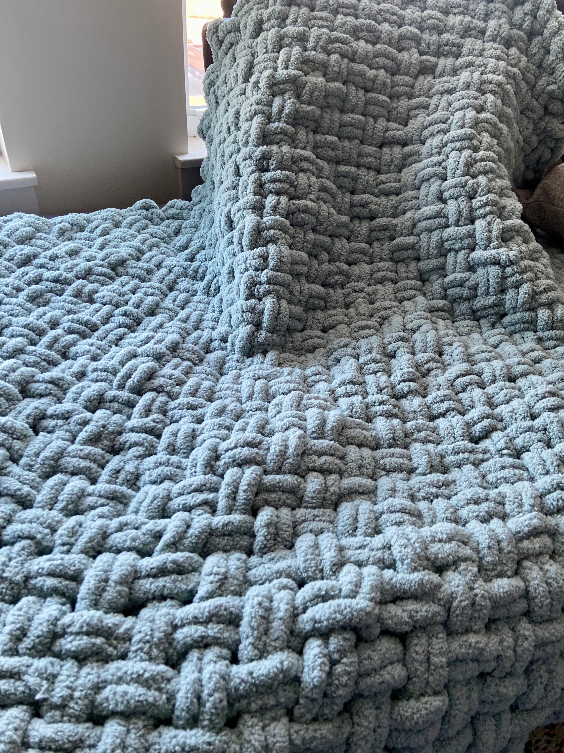 Cozy Criss Cross Stitch Chunky Knit Throw: Textured Basket Weave ...