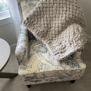 Cozy Criss Cross Stitch Chunky Knit Throw: Textured Basket Weave ...