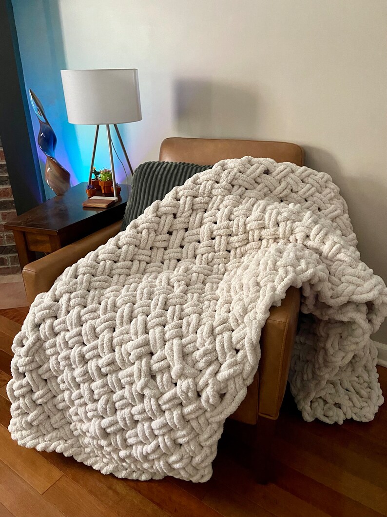 Cozy Criss Cross Stitch Chunky Knit Throw: Textured Basket Weave ...