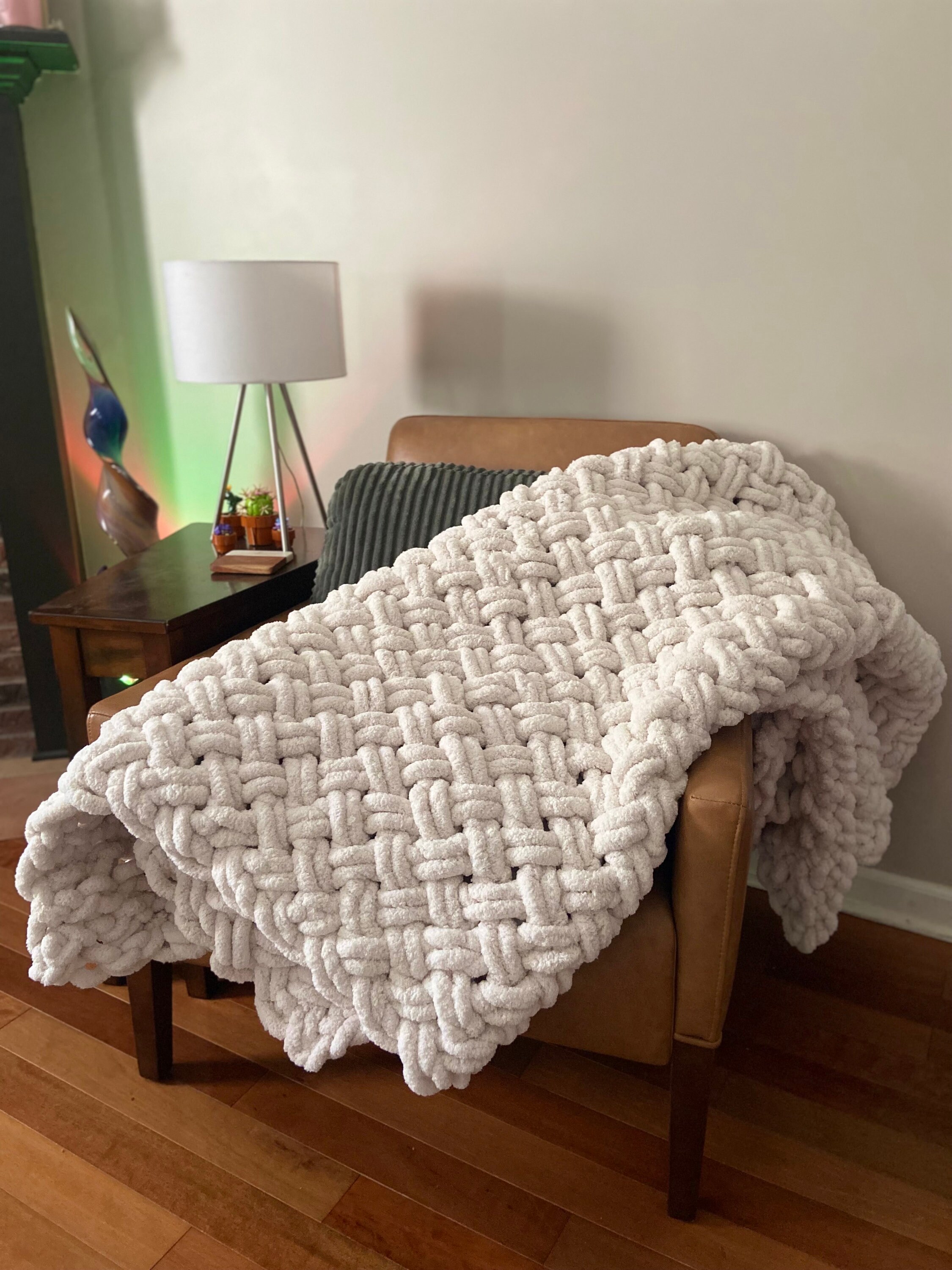 Cozy Criss Cross Stitch Chunky Knit Throw: Textured Basket Weave ...