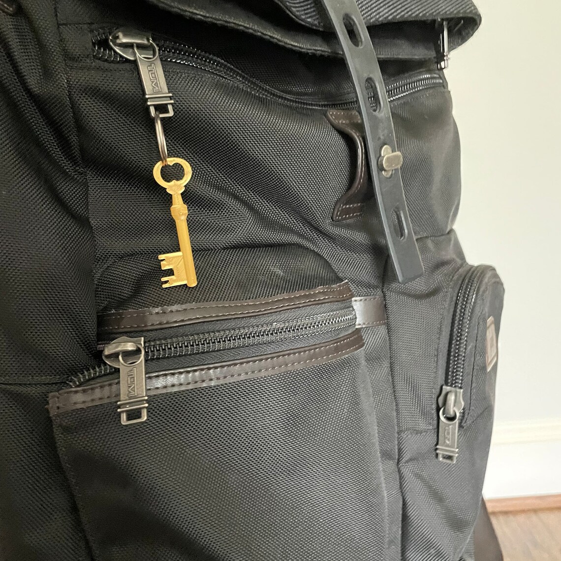 Mann Co. Supply Crate Key | 3D Printed Desktop Decoration, Keychain ...