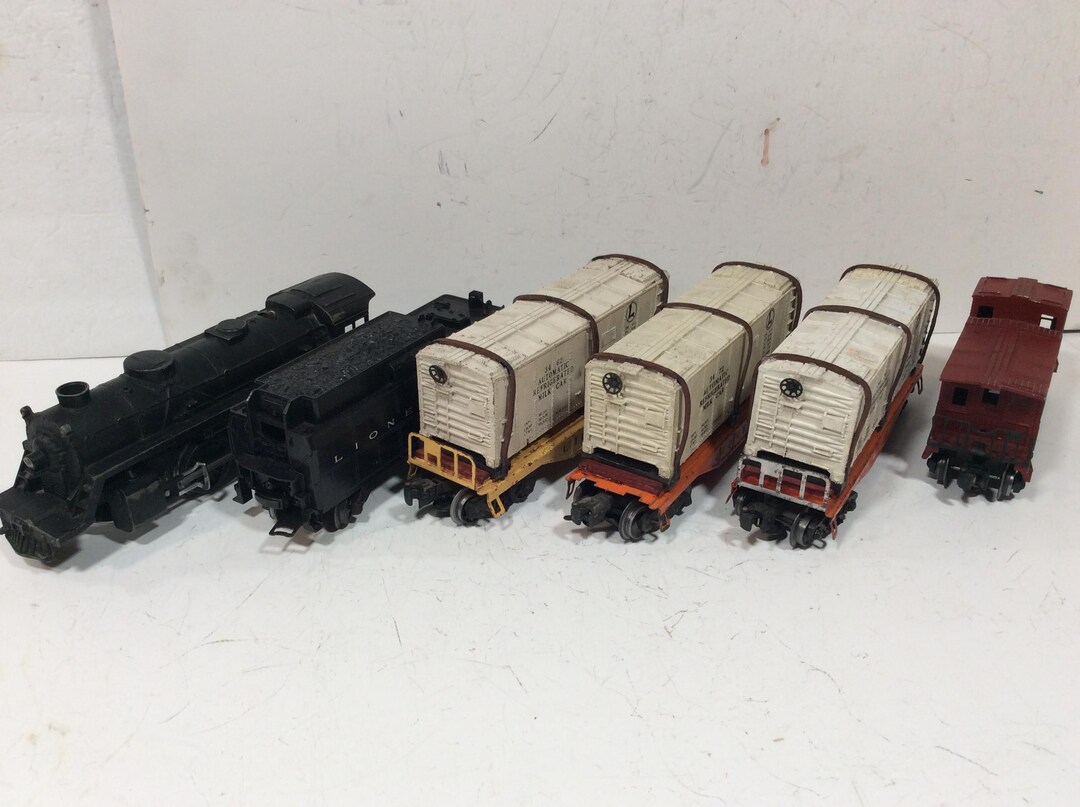 Lionel Train Set 8042 With 4 Freight Cars 0 Scale - Etsy