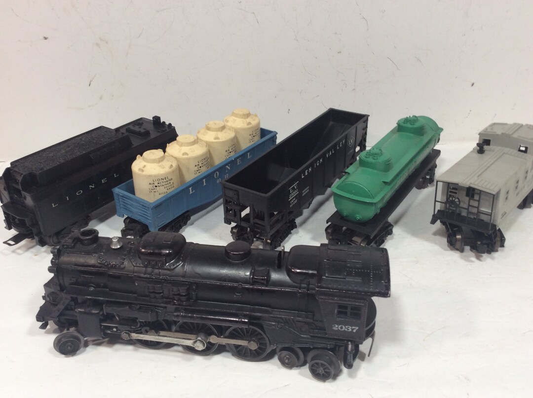 Lionel Train Set 2037 With 4 Freight Cars 0 Scale - Etsy