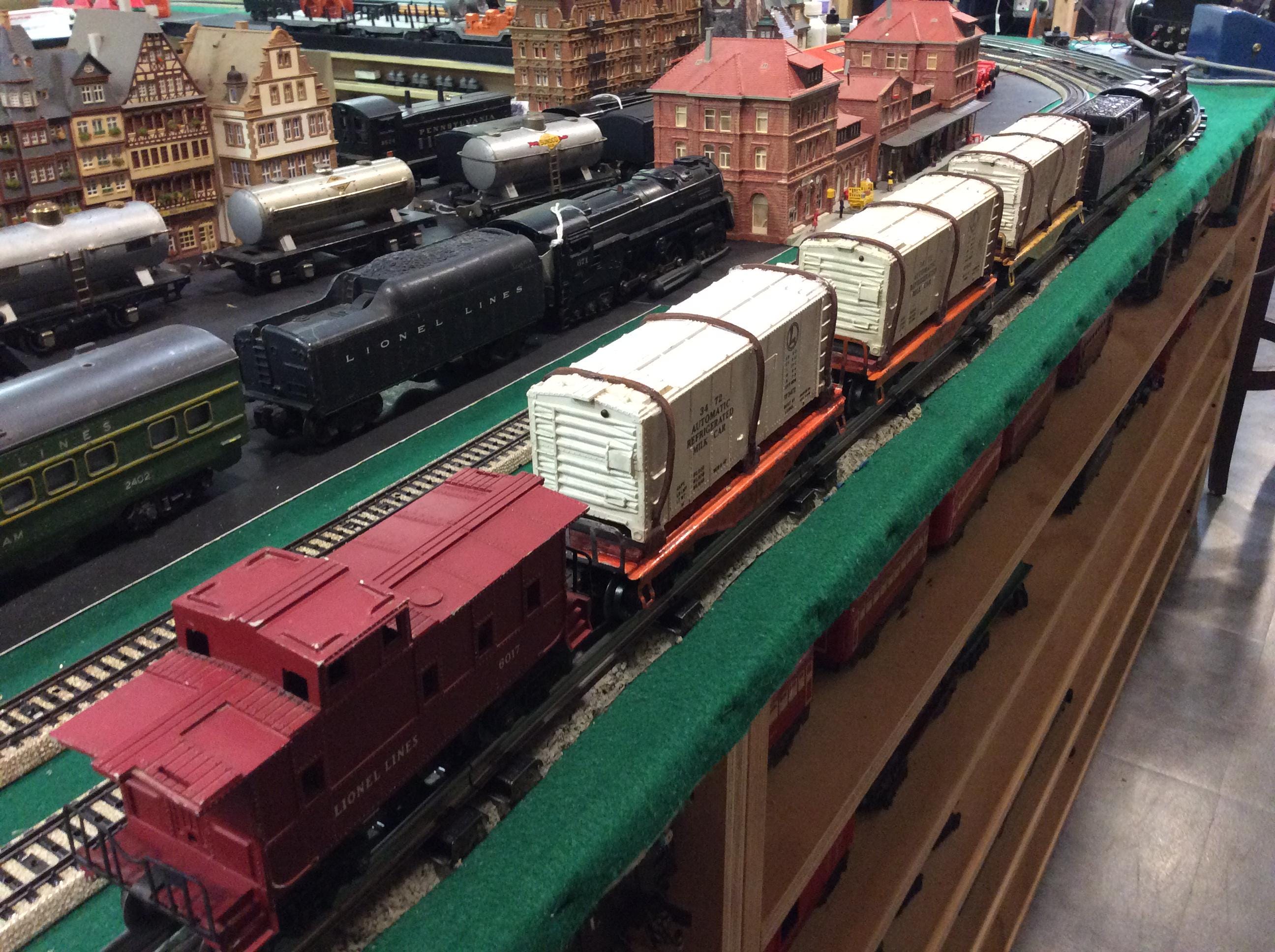 Lionel Train Set 8042 With 4 Freight Cars 0 Scale - Etsy