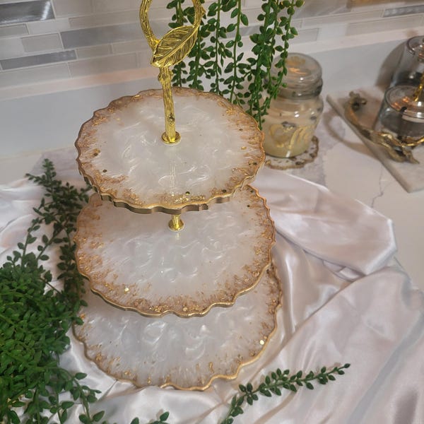 Resin Cake Stand - Etsy