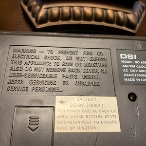 DSI - Wood-grain AM/FM Alarm Clock, Model No. 65995 (radio, Works ...