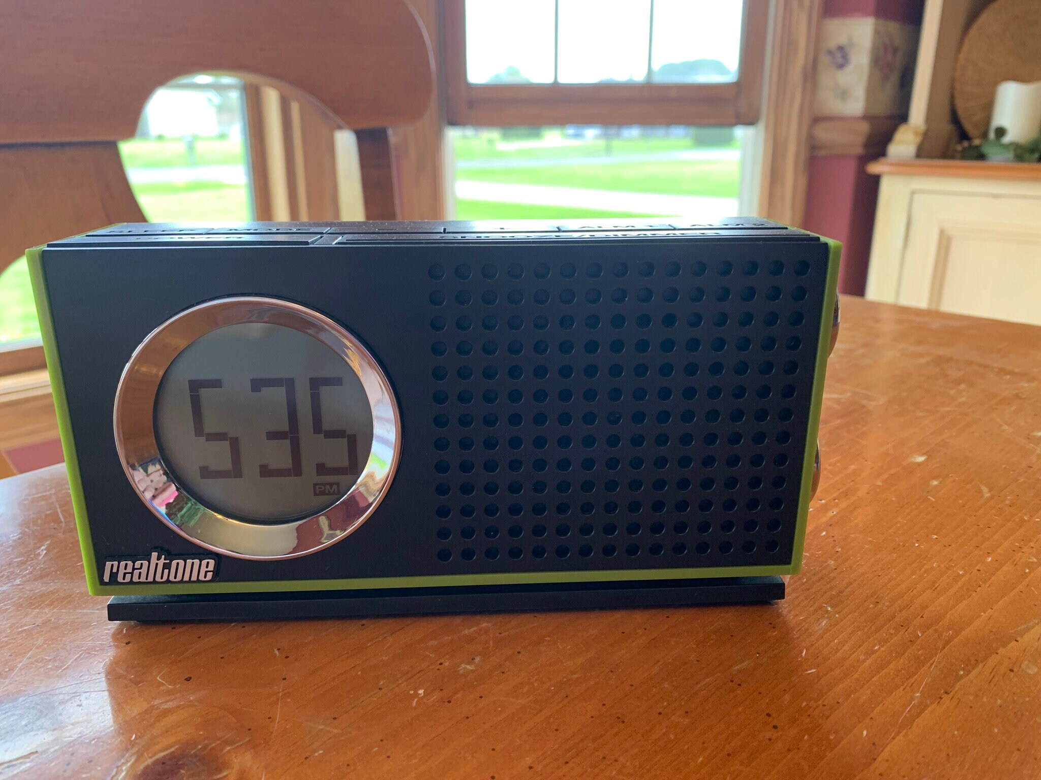 Realtone - AM/FM, Clock Radio Green Backlight - Model RT212-B-A ...