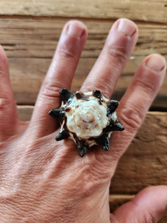 Vintage boho statement spiral - Gem