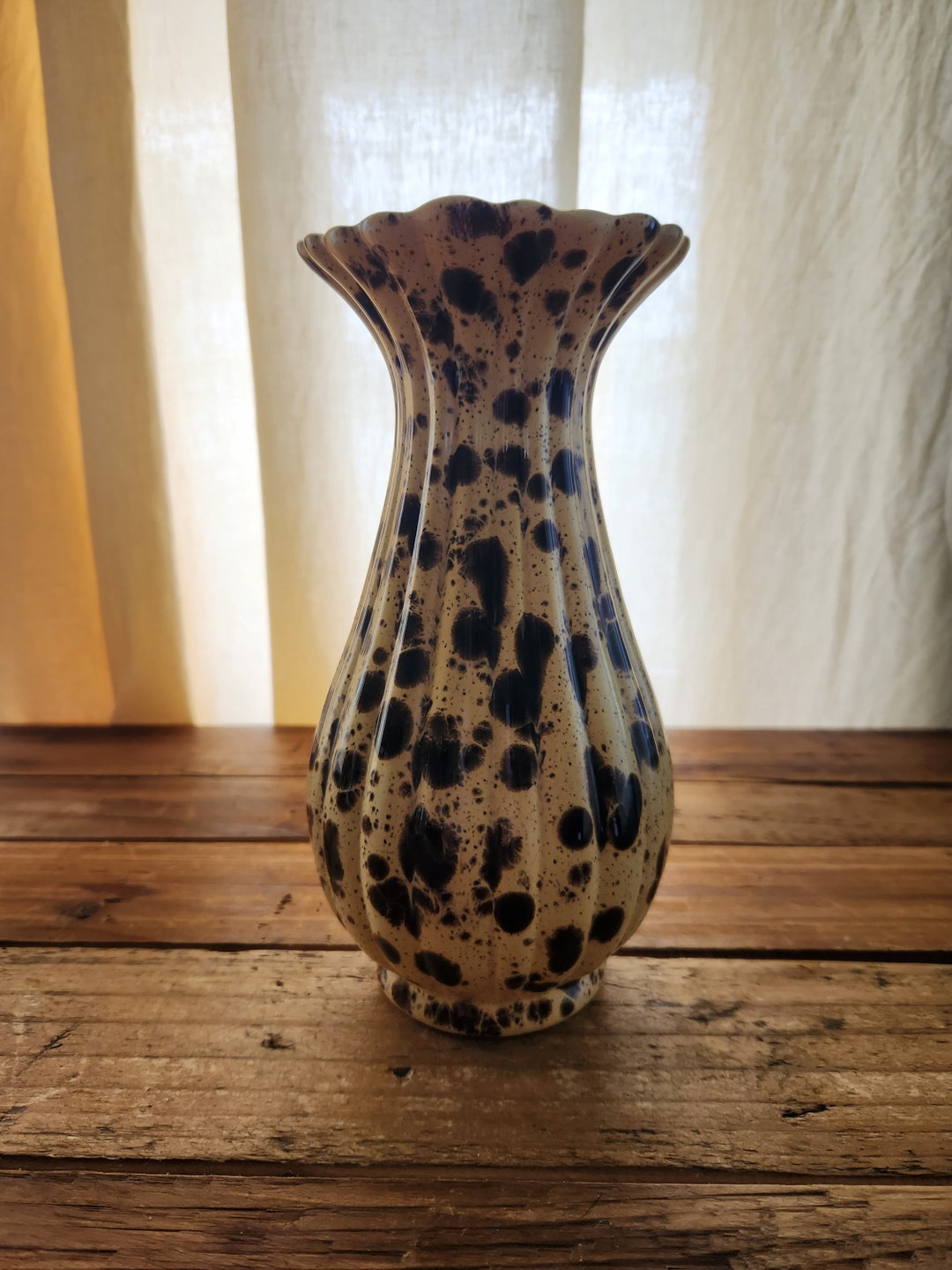 Retro 80s Artisan Made Cream & Brown Speckled Urn Style Ribbed Pottery ...