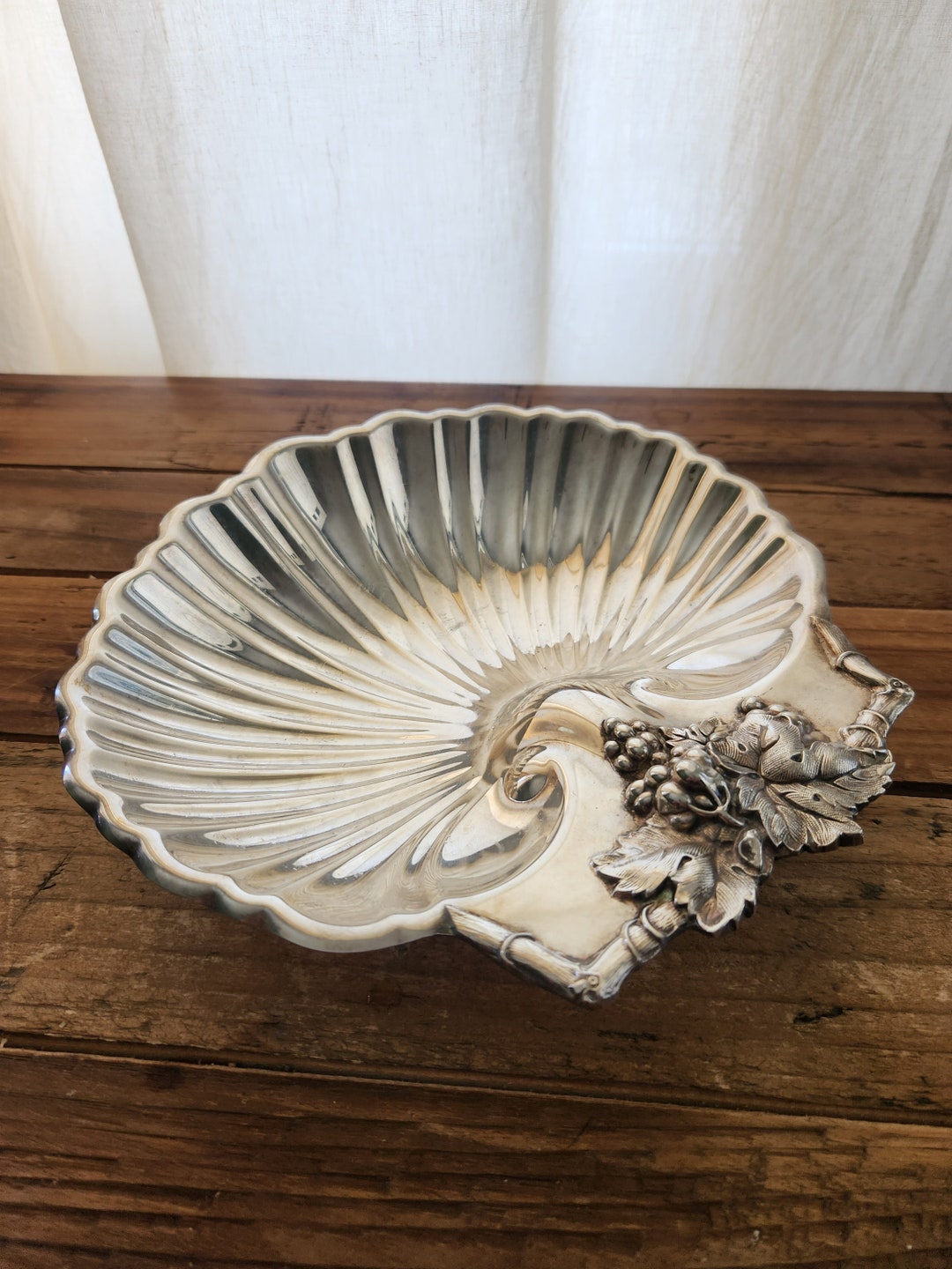 Vintage Reed & Barton Silver Plate Scalloped Clam Shaped Grape Bunch ...