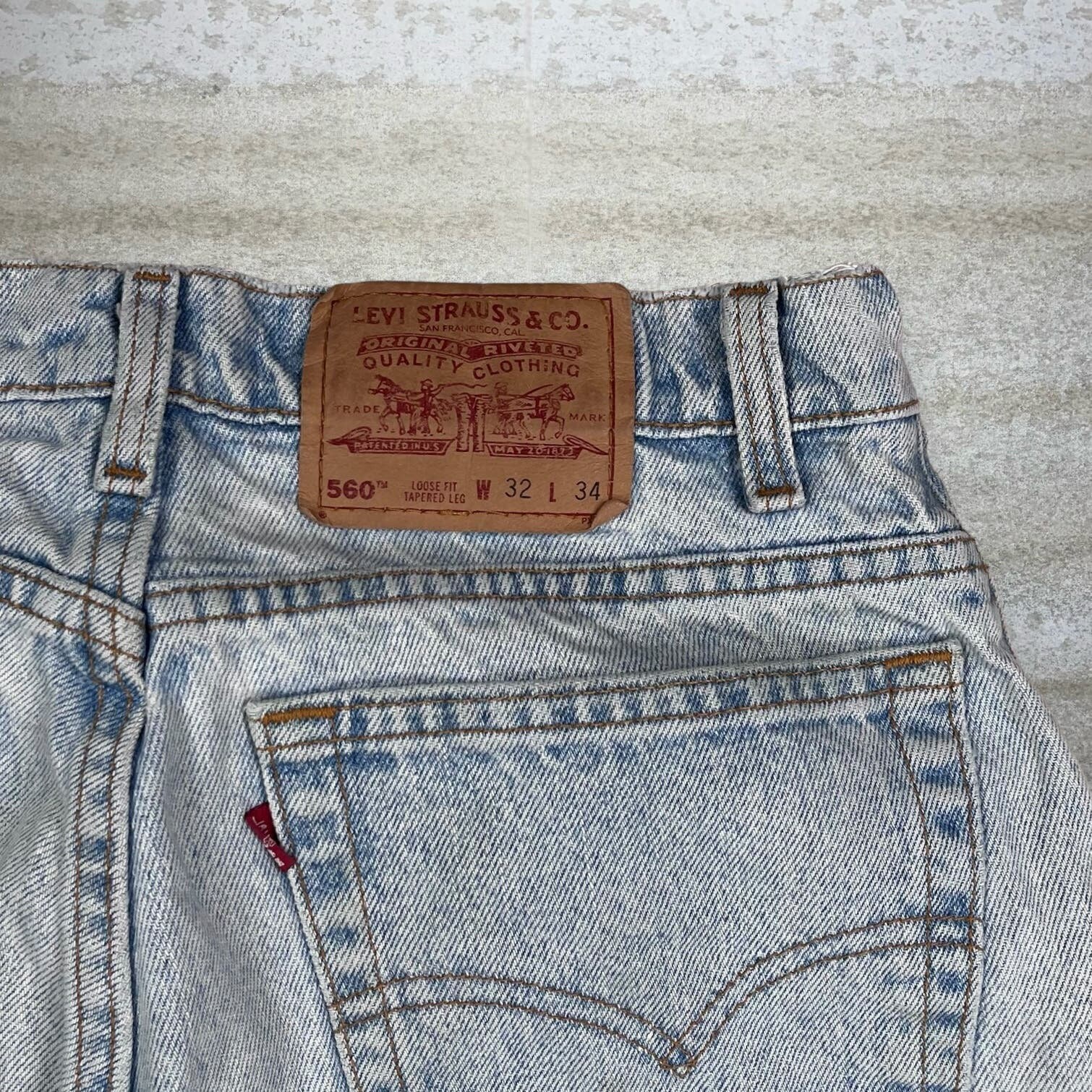 Vintage Levis Jeans 560 Loose Fit Tapered Leg Light Wash Denim Made in ...