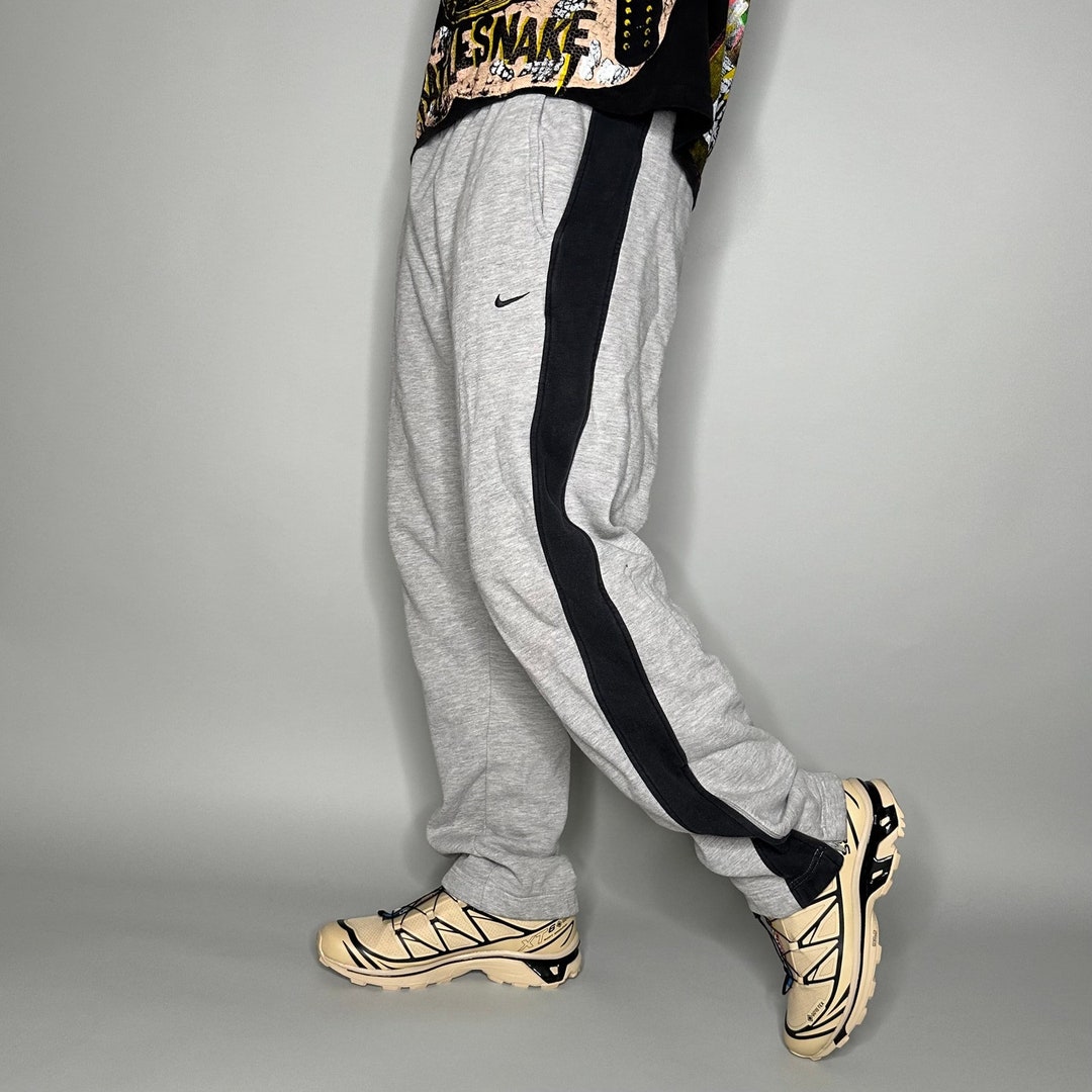 Nike grey and black sweatpants store